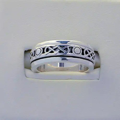 Iona Silver Celtic Spinning Ring - Hebridean Jewellery